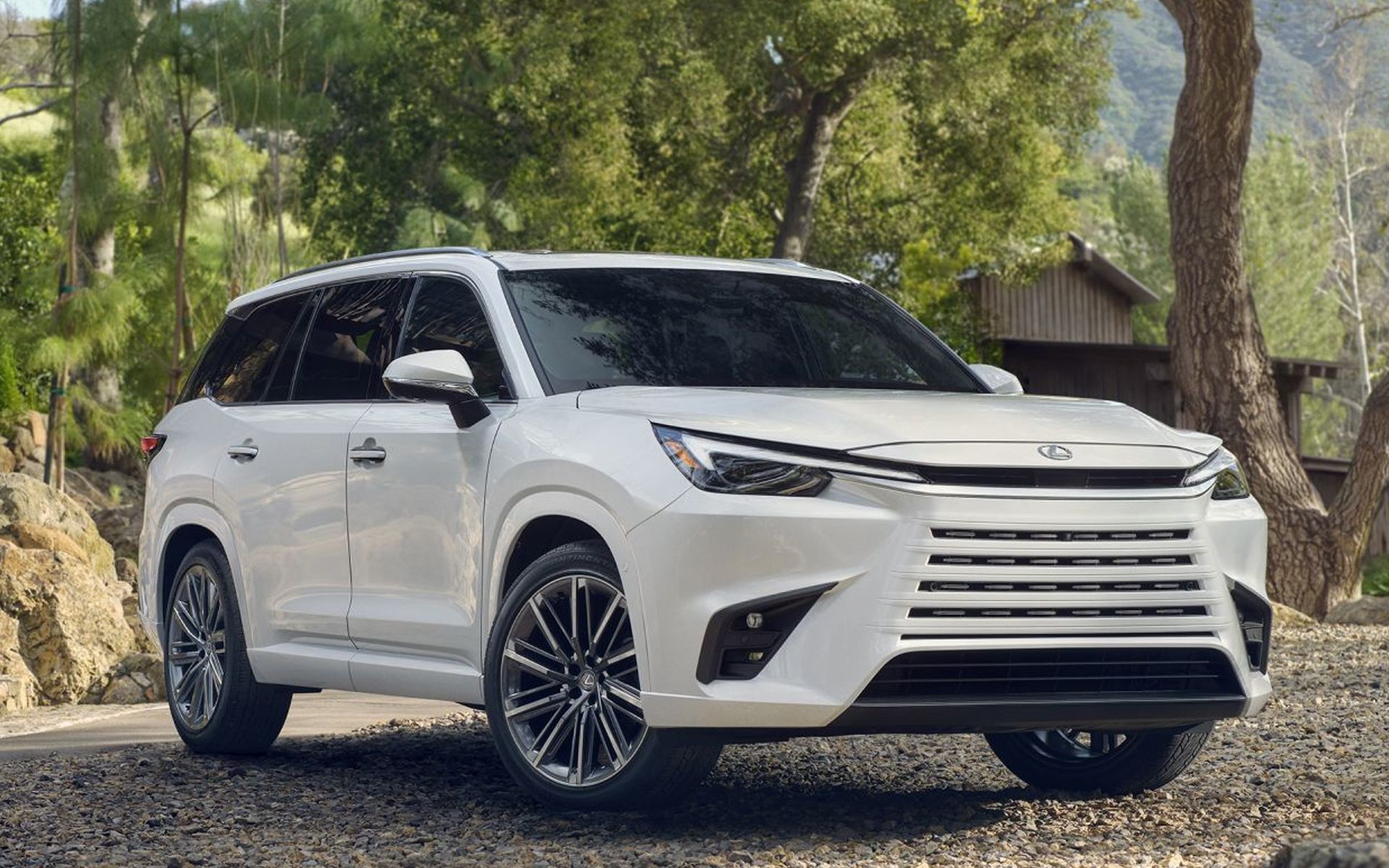 Lexus Laval | Pourquoi acheter un véhicule d'occasion certifié Lexus