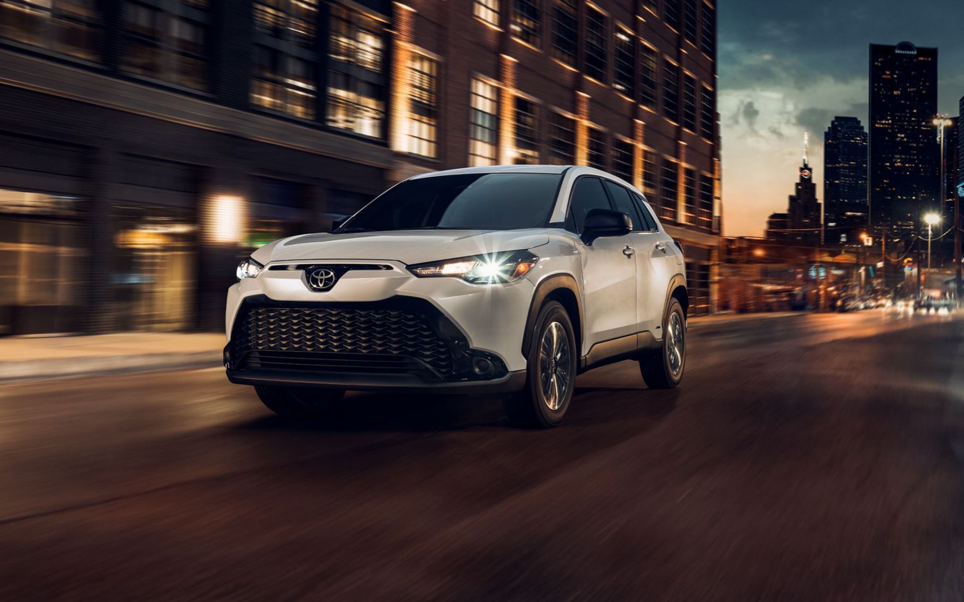 Découvrez le Toyota Corolla Cross 2024 à Dorval, QC