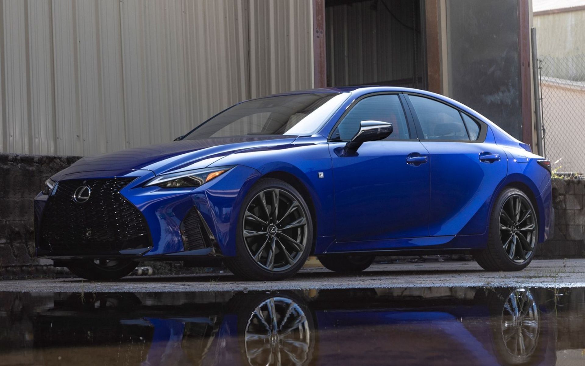 Lexus Laval | Lexus IS 2024 : une voiture au caractère prononcé