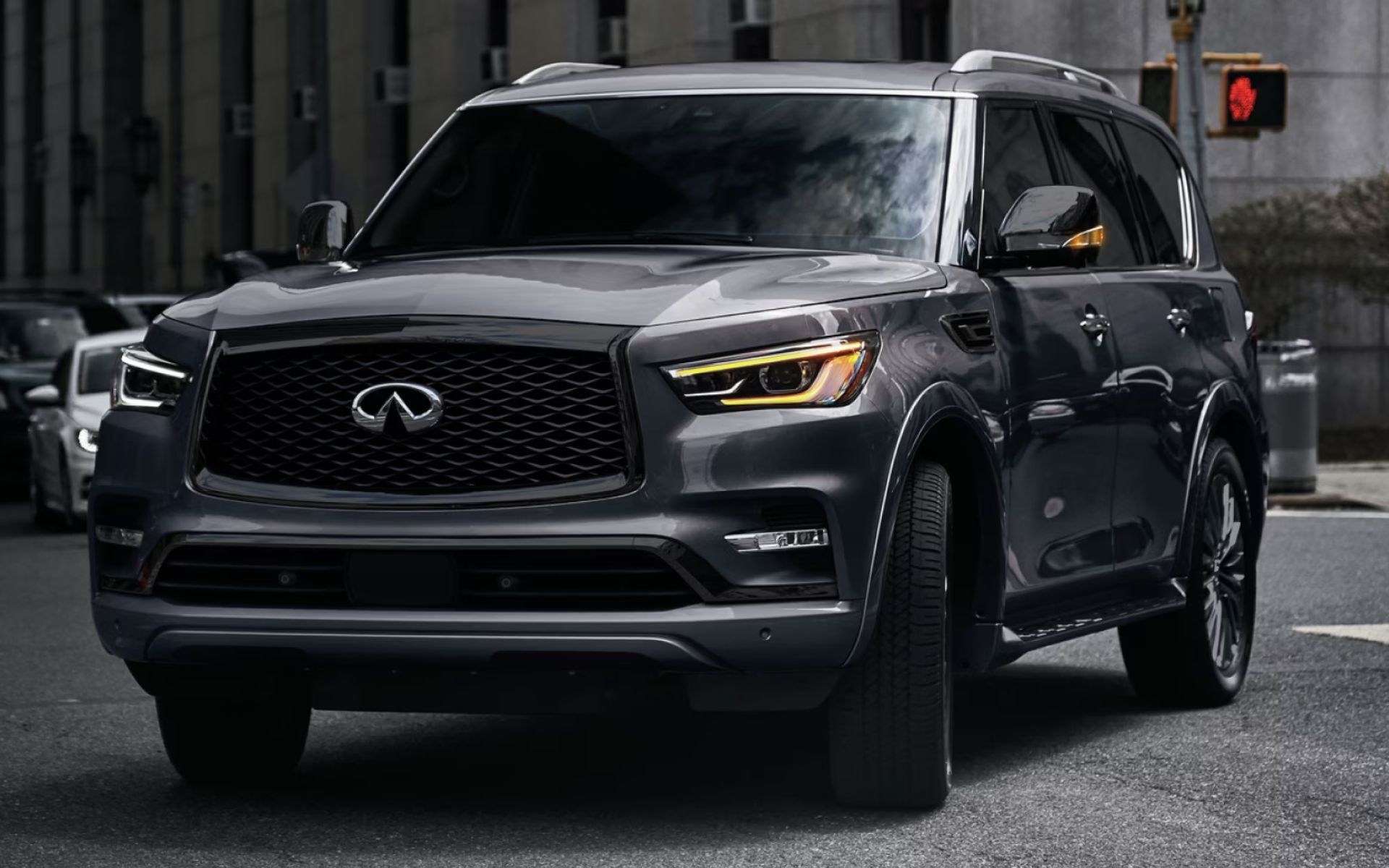 INFINITI Regina | 2024 Infiniti QX80 vs 2024 Lincoln Navigator