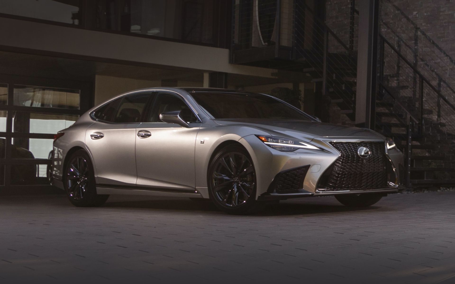 Lexus Laval | Lexus LS 2024 : une berline de luxe