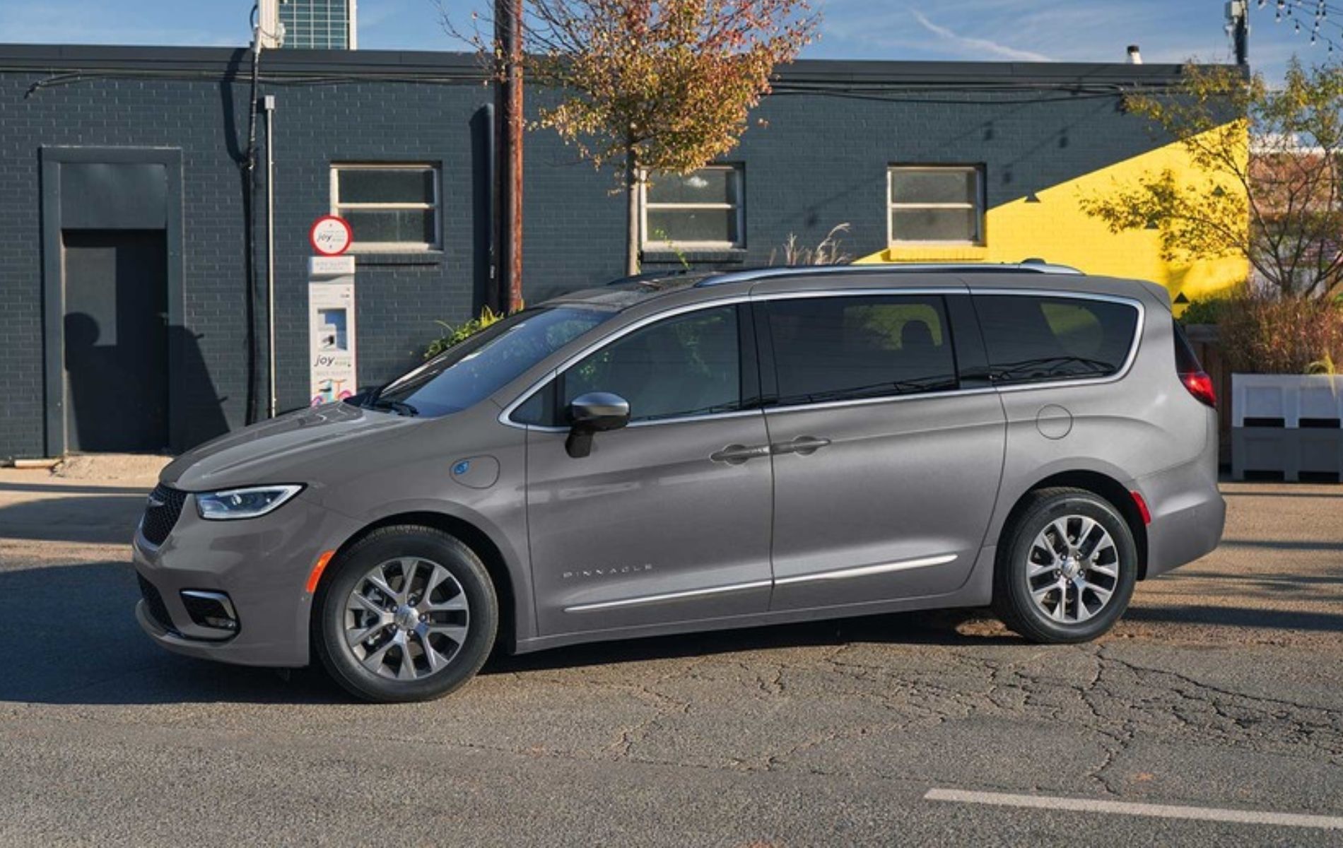 Vaughan Chrysler | Why the Pacifica PHEV is Perfect for Your Family