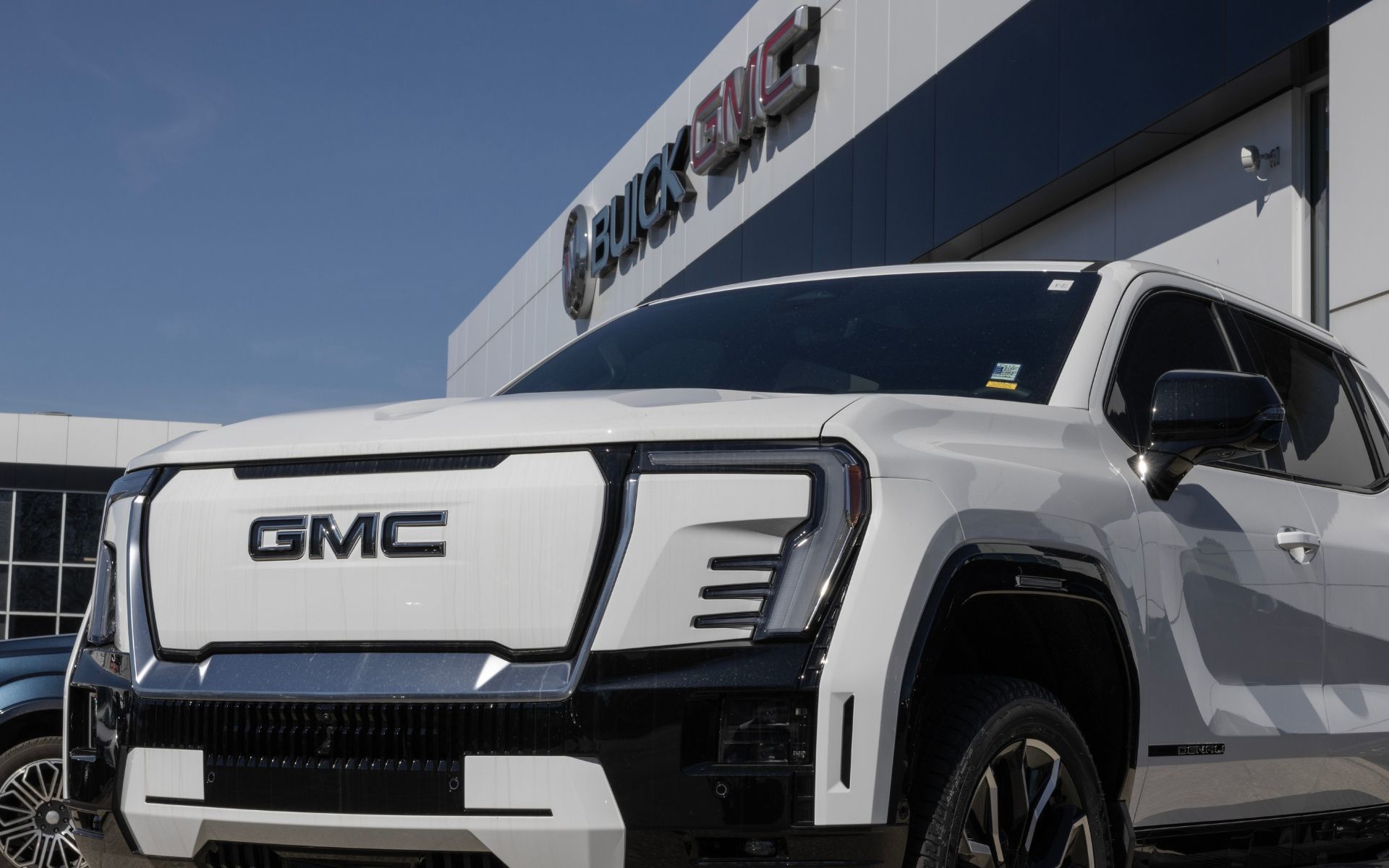 GMC Introduces the 2025 Sierra EV Denali in Canada: A Bold Leap into ...