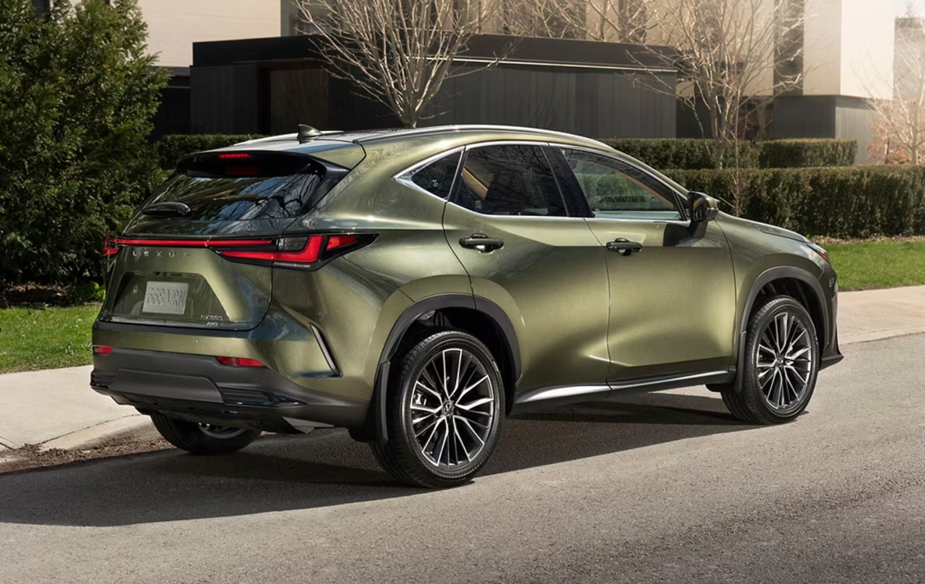 Lexus Laval | Lexus NX 350h 2025 : la puissance et le luxe en mode VUS