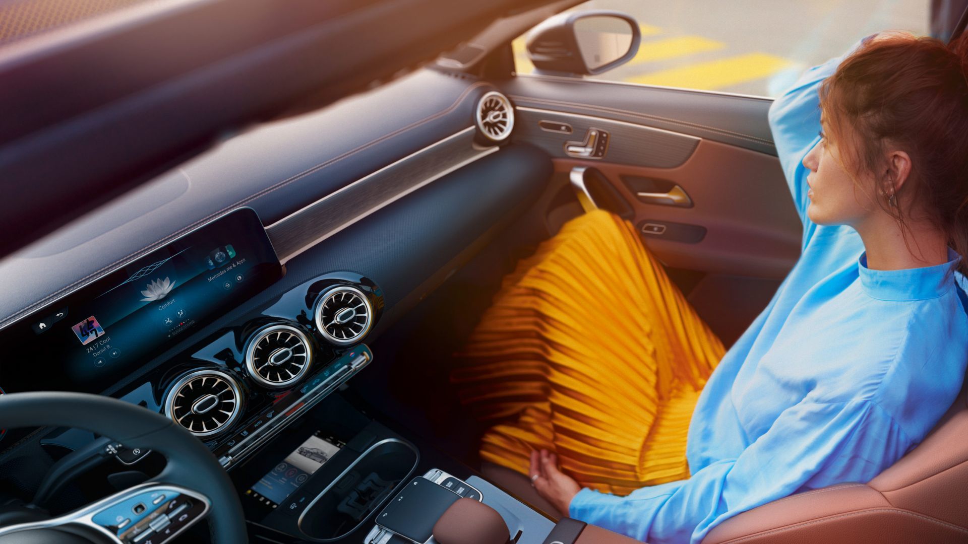 The Mercedes-Benz User Experience System explained