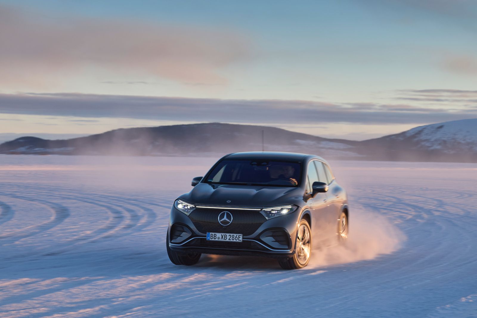 Conduire une Mercedes-Benz 100% électrique en hiver : Comment optimiser ...