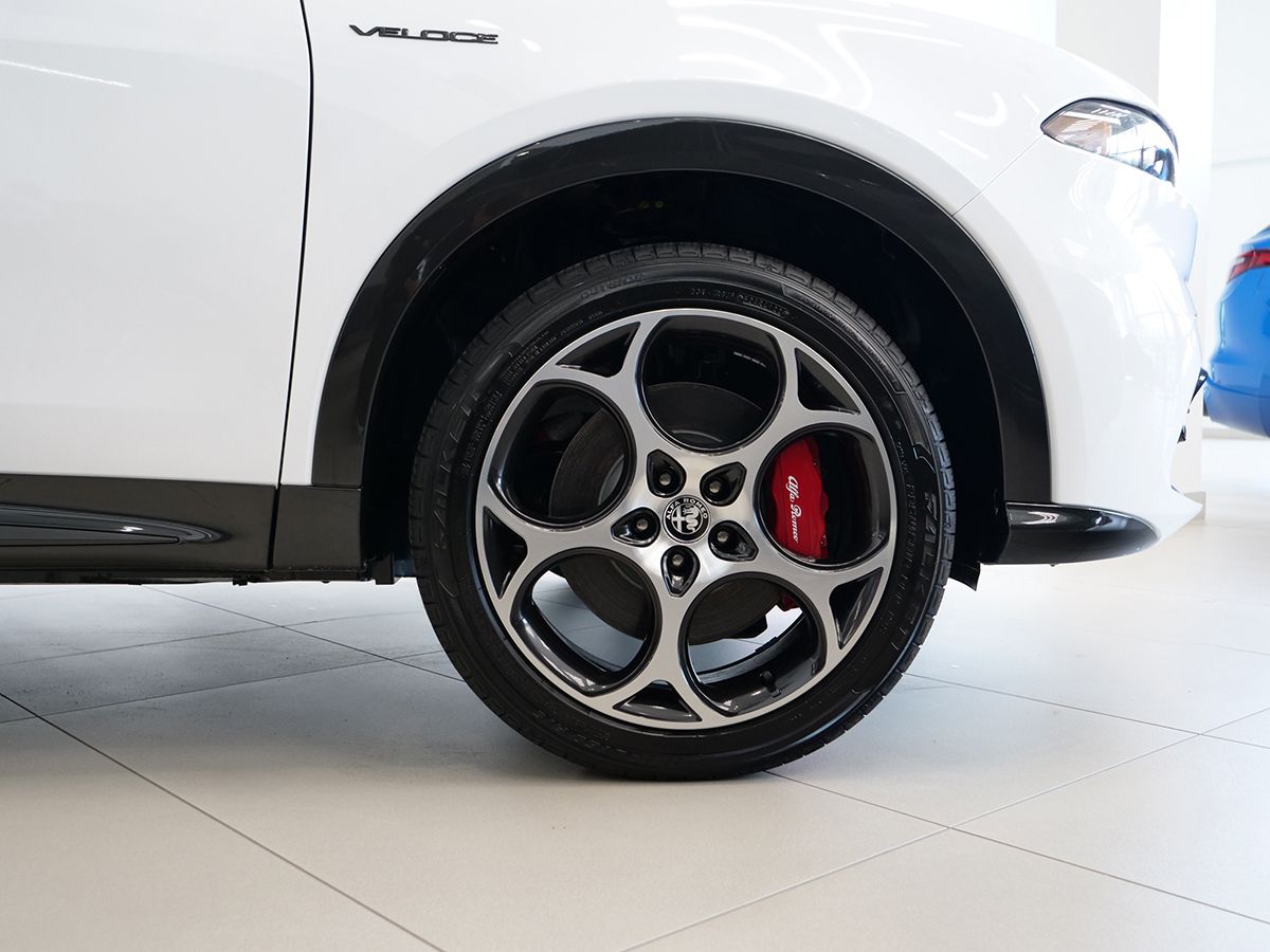 2024 Alfa Romeo Tonale PHEV Veloce | Alfa Romeo White - Photos