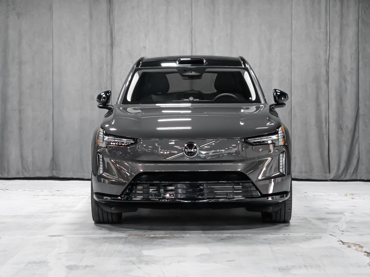 2025 Volvo EX90 - Platinum Grey - Pictures