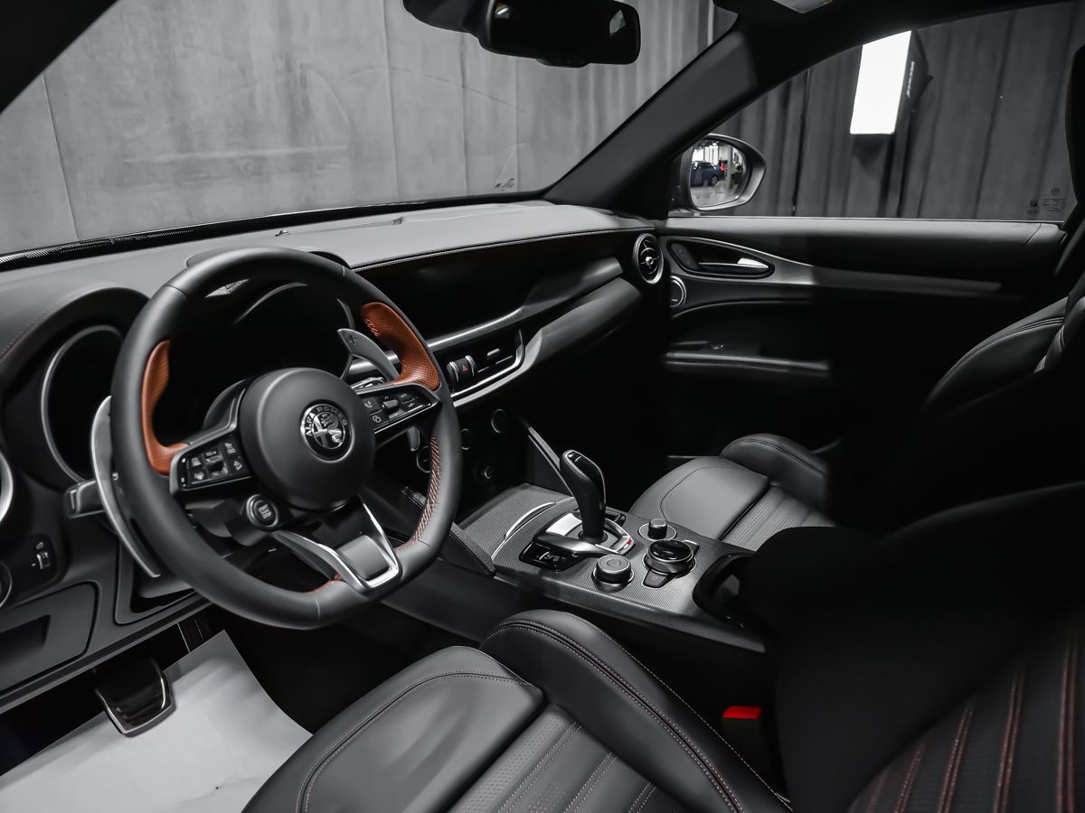 2025 Alfa Romeo Stelvio Intensa | Vulcano Black - Pictures