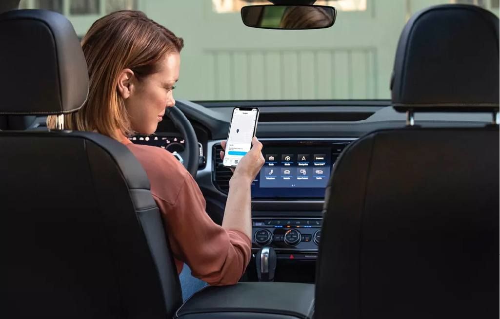 What Is Volkswagen Car-Net? | Volkswagen MidTown Toronto in Toronto