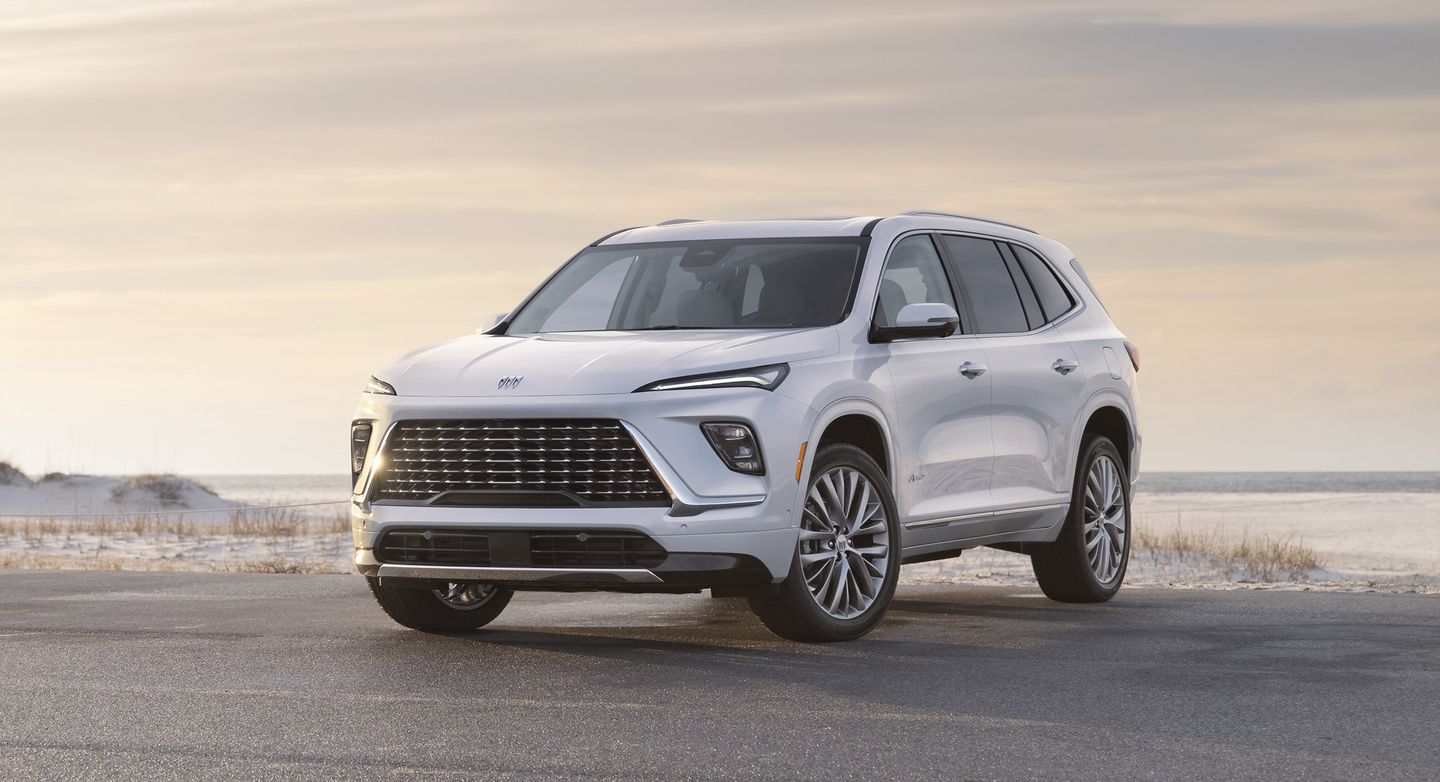 2025 Buick Enclave vs. 2025 Chevrolet Traverse vs. 2025 GMC Acadia ...