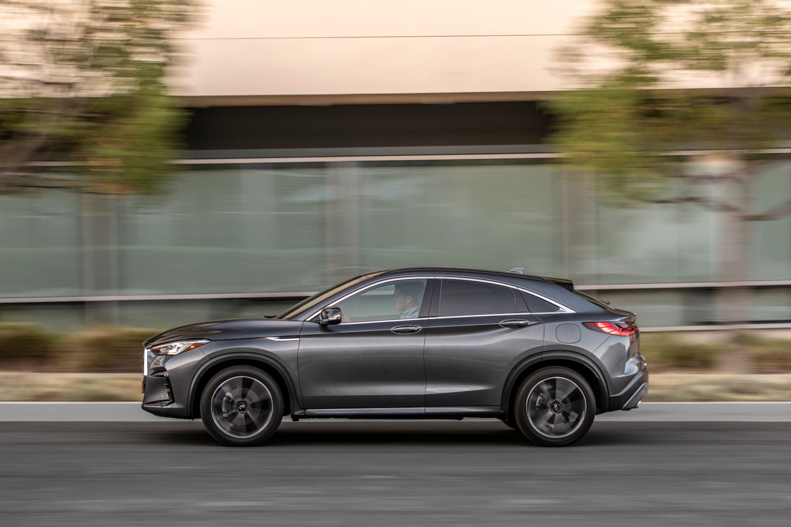 Advantages of the 2023 Infiniti QX55 over the BMW X4