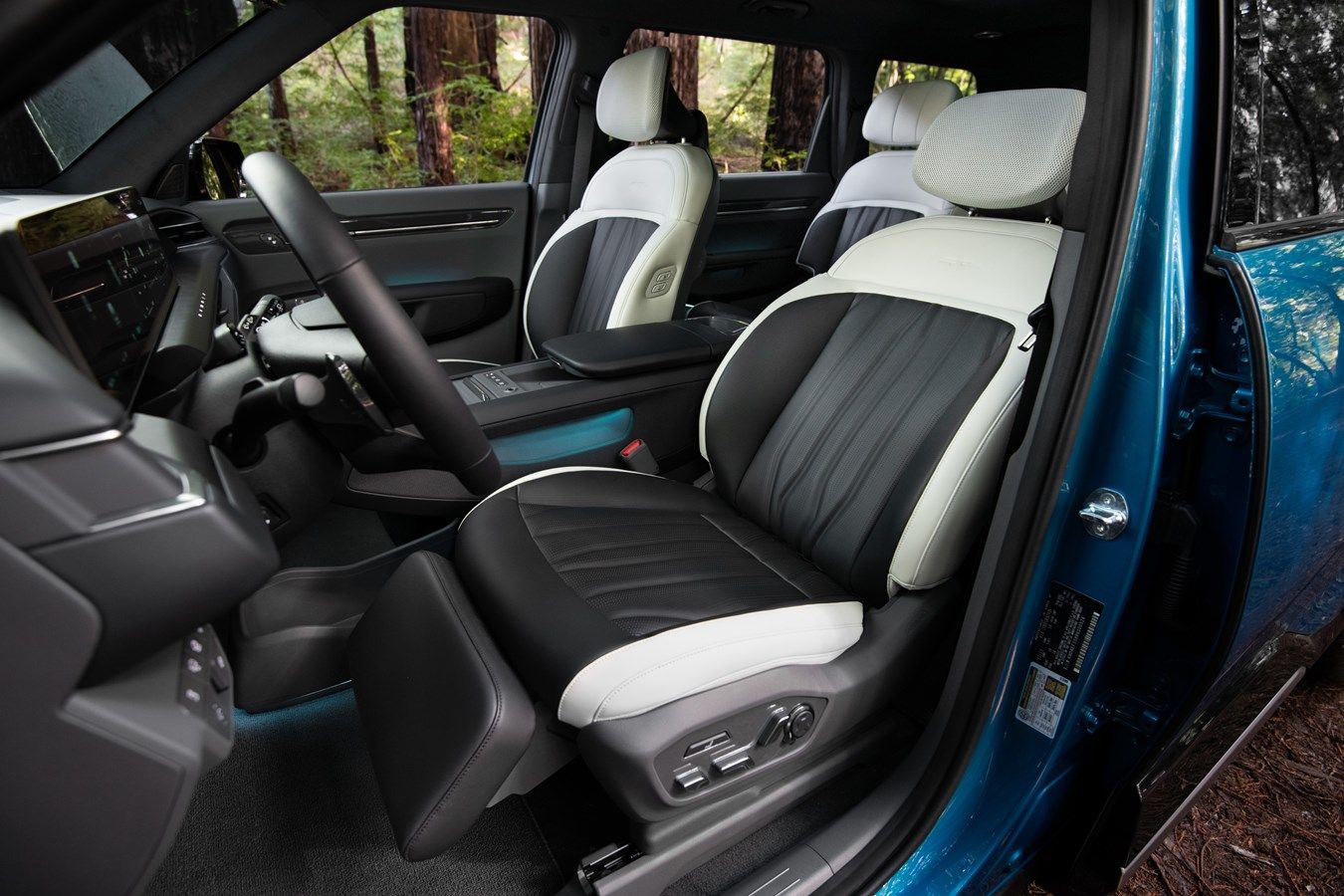 A look at the interior space of the 2025 Kia EV9