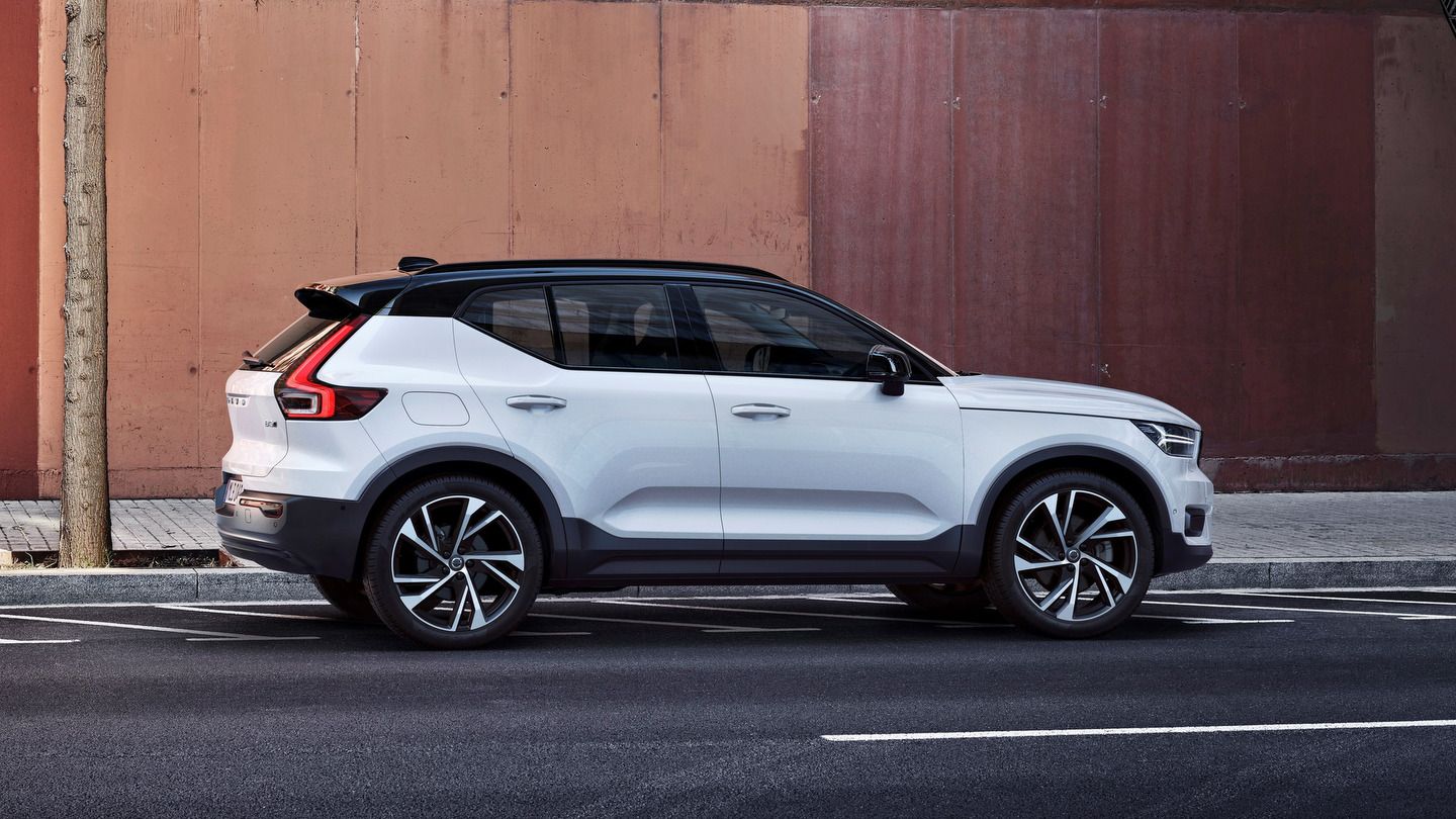 Volvo xc40 hybrid r design store