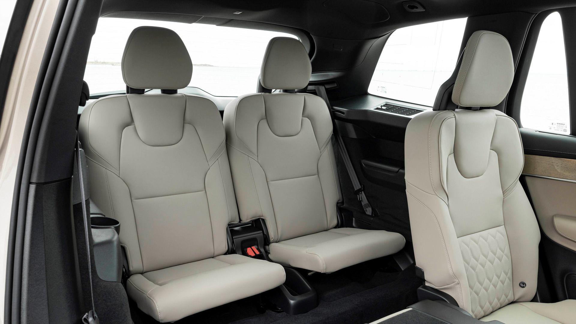 6-Seat or 7-Seat? Choosing the Right 2026 Volvo XC90 Ultra ...