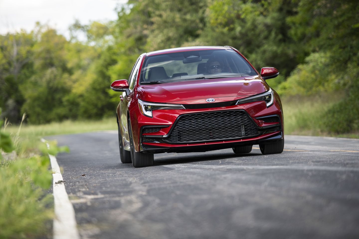 2025 Toyota Corolla vs. Toyota Corolla Hybrid: Calculating Real Fuel ...