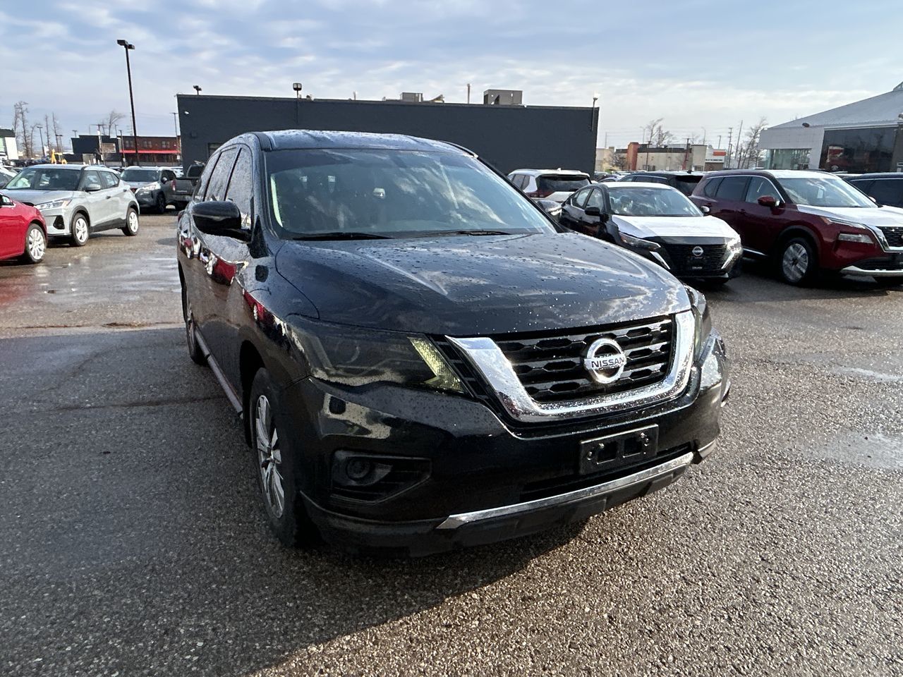 401 Dixie Nissan in Mississauga | 2019 Nissan Pathfinder S V6 4x4 at