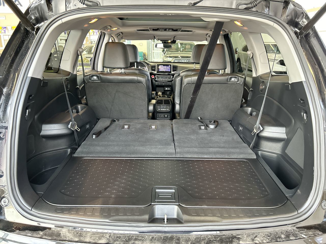 North Vancouver Nissan | 2018 Honda Pilot Touring 9AT