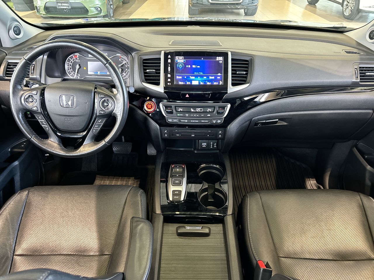 North Vancouver Nissan | 2018 Honda Pilot Touring 9AT