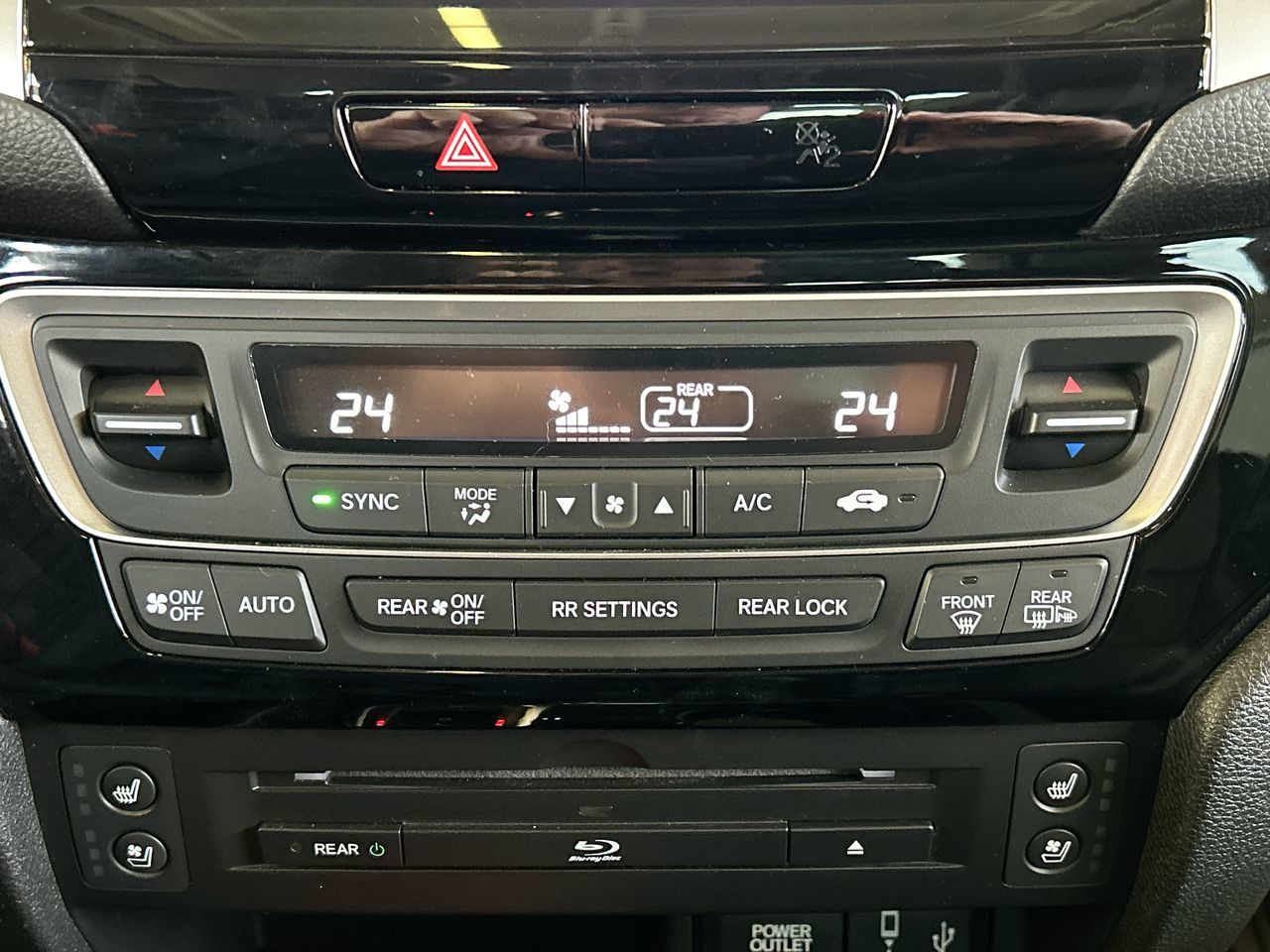 North Vancouver Nissan | 2018 Honda Pilot Touring 9AT