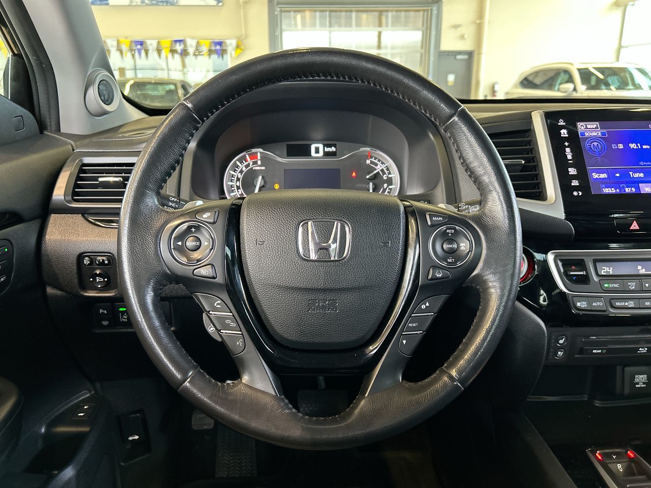 North Vancouver Nissan | 2018 Honda Pilot Touring 9AT