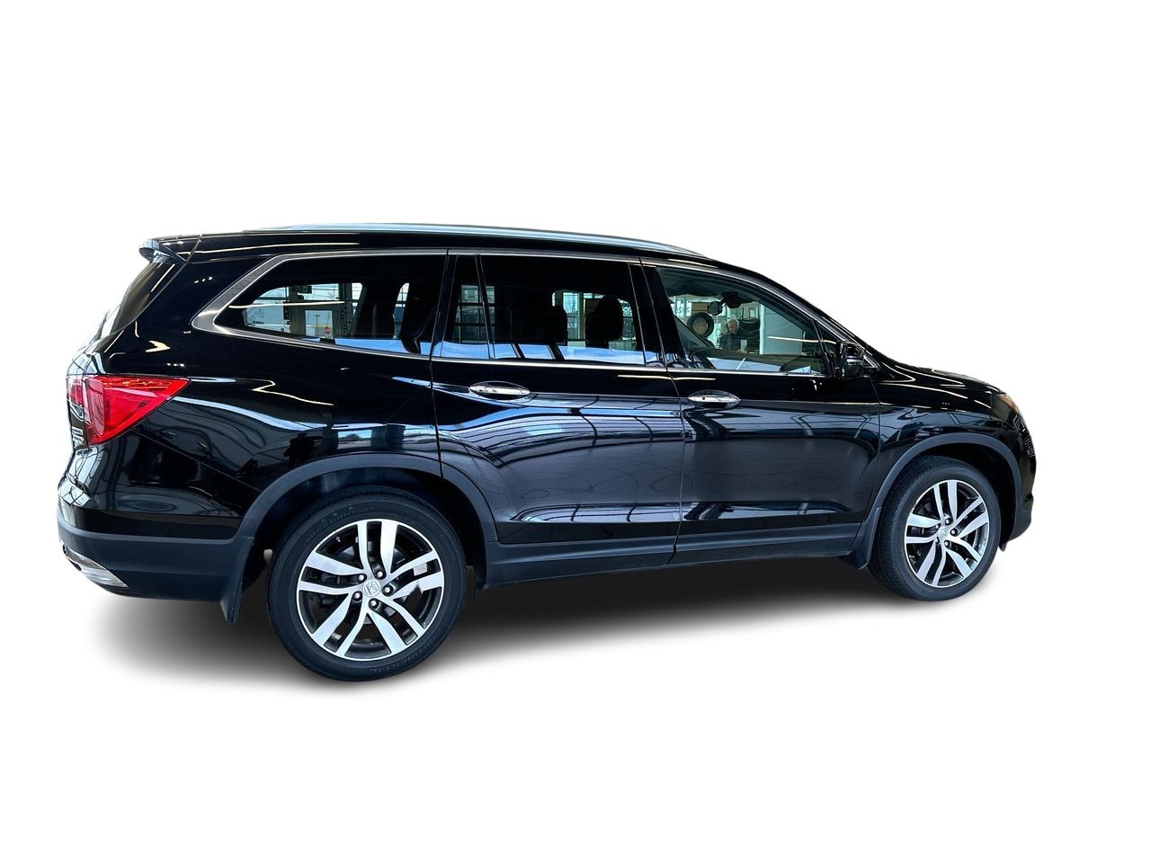 North Vancouver Nissan | 2018 Honda Pilot Touring 9AT