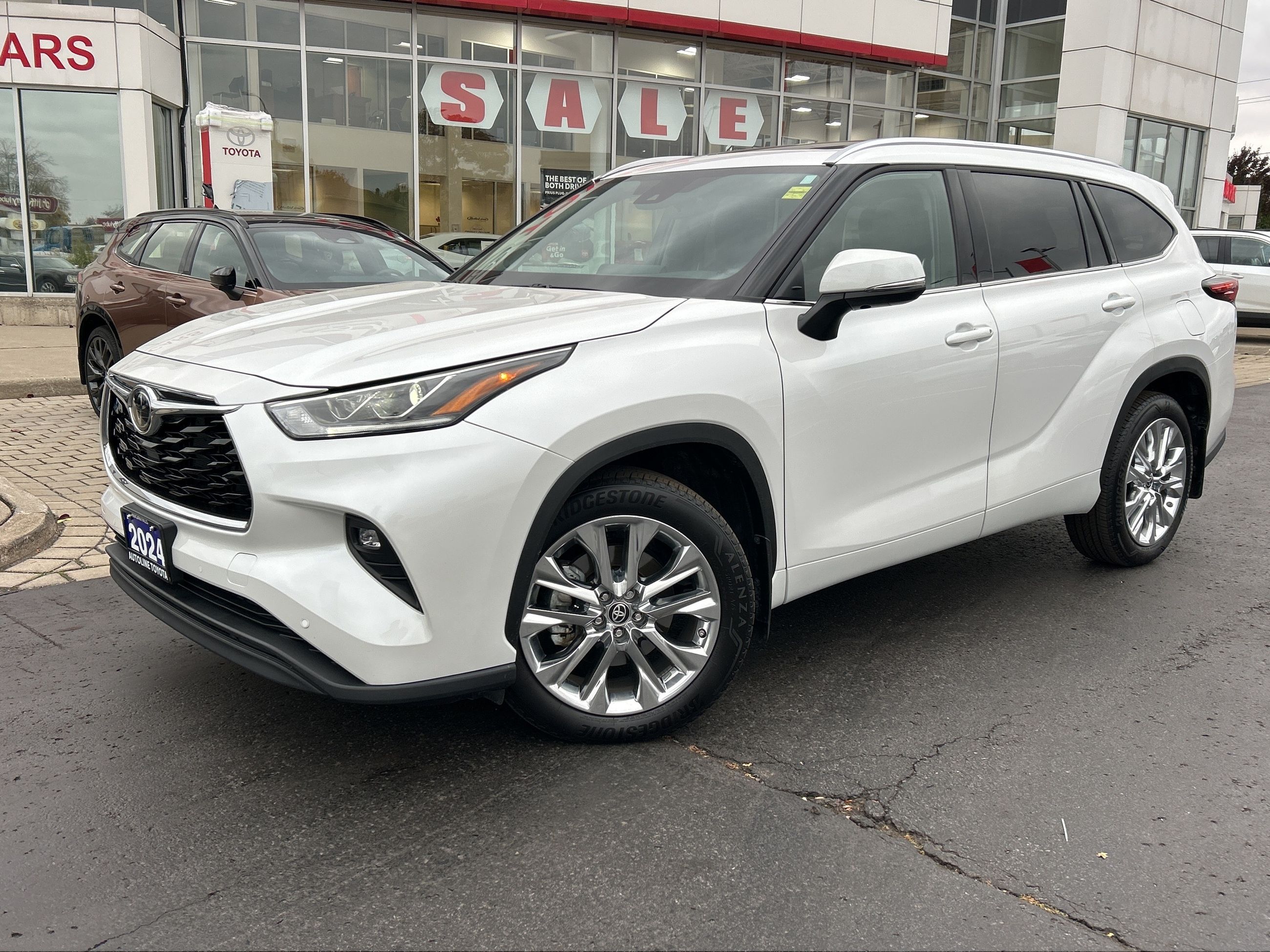 Autoline Toyota in Niagara Falls | 2024 Toyota Highlander Limited #U4519