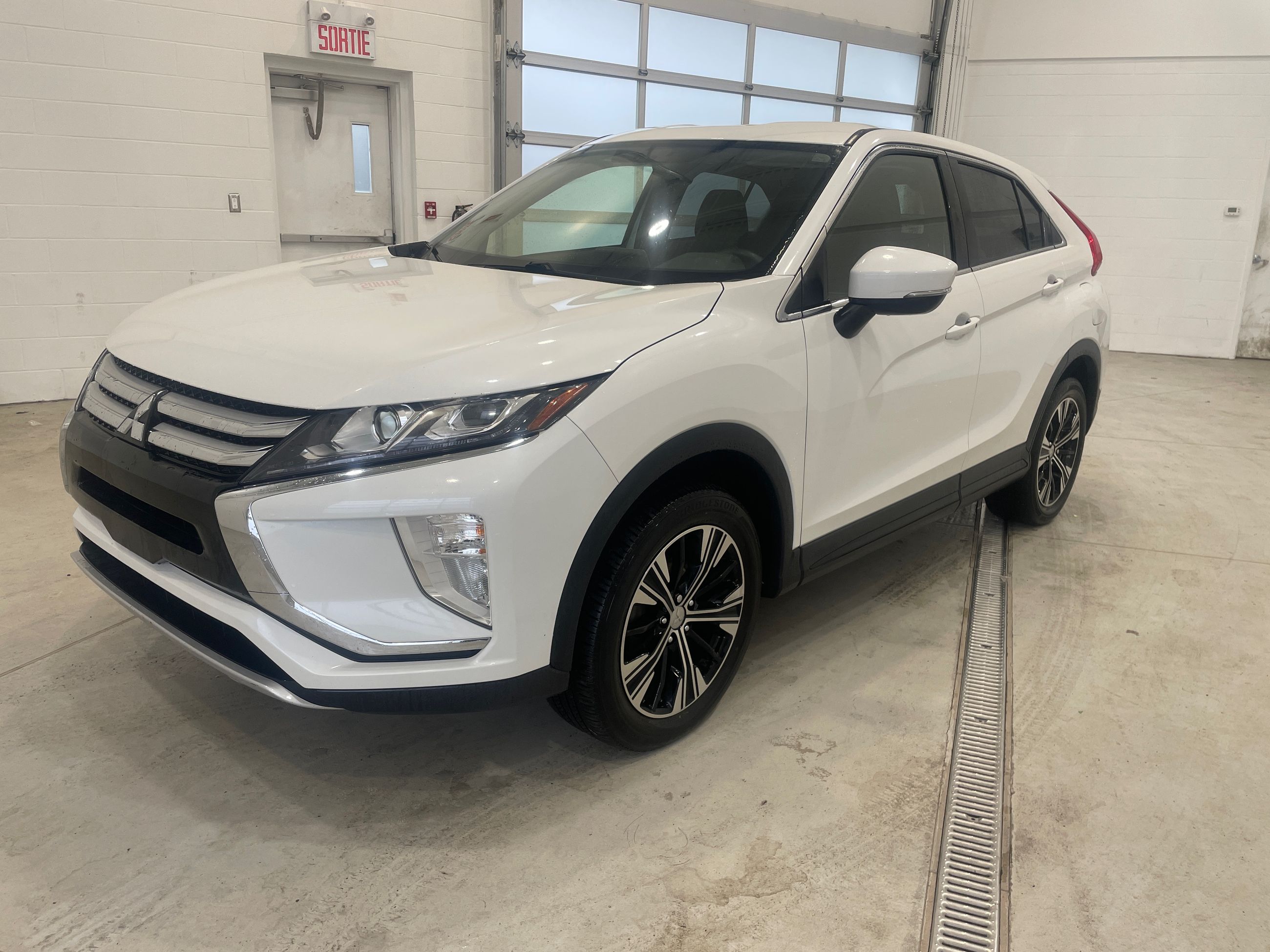 Mitsubishi ECLIPSE CROSS SE-S AWC || MAGS || TECHNOLOGIE 2018 | #P0112A ...