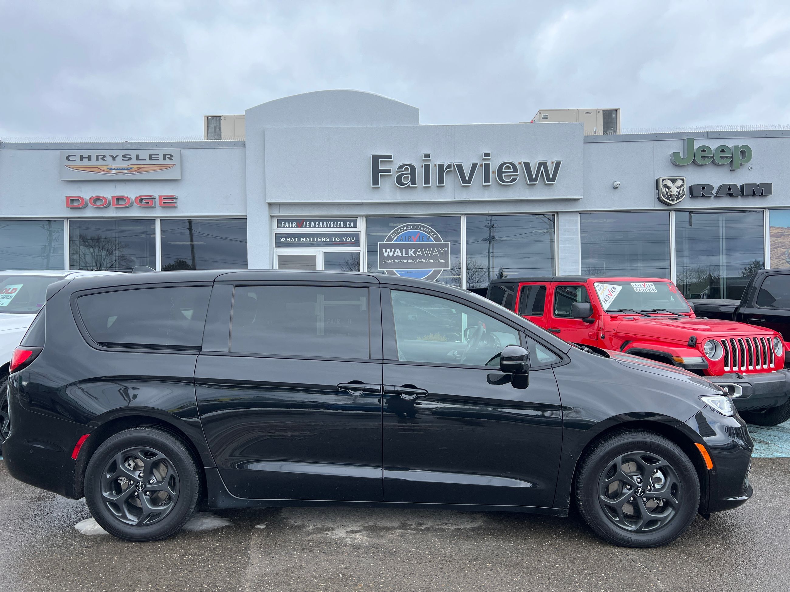 Fairview Dodge Jeep Chrysler in Fredericton | 2022 Chrysler Pacifica ...
