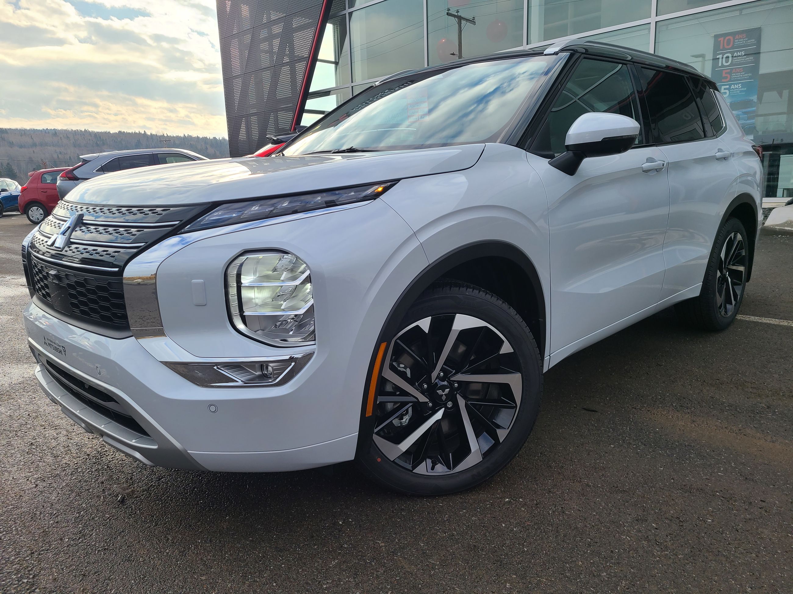2024 Mitsubishi Outlander GT S-AWC TWO TONE ROOF | #4620 | Rivière-du ...