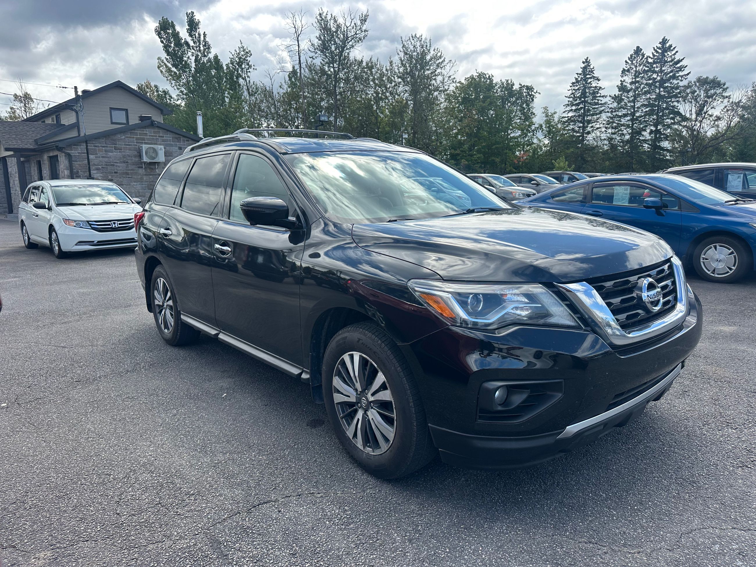 Nissan Pathfinder SL AWD 2017 | #{stock} | Automobiles Desjardins à Québec