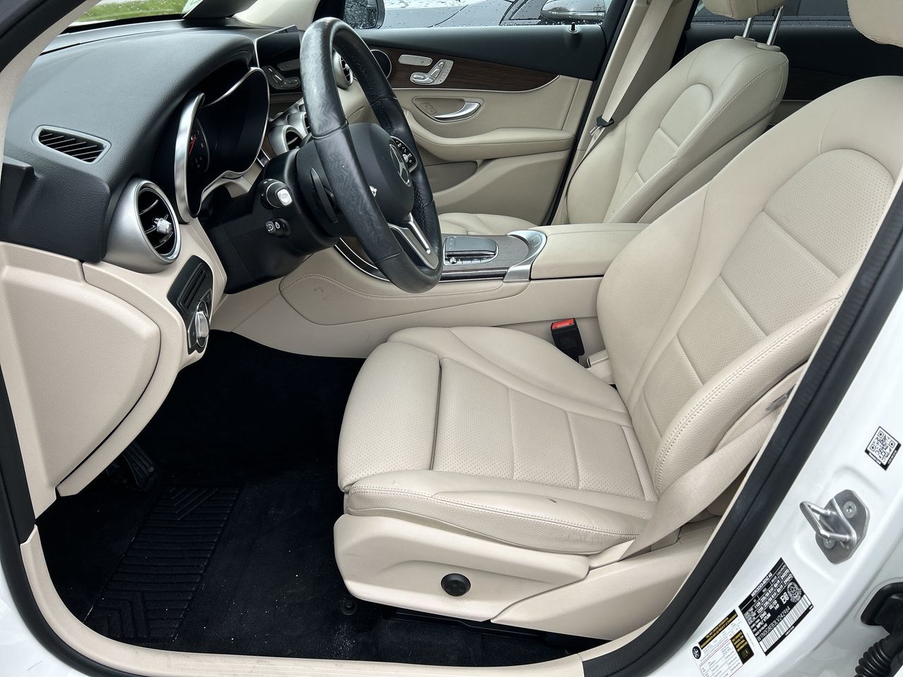 Mercedes-Benz Langley | 2020 Mercedes-Benz GLC300 4MATIC SUV | #24B2384A