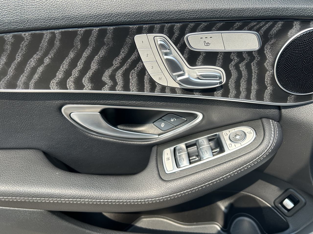 Oakville Honda | 2020 Mercedes-Benz C300 4MATIC Sedan | #I5601