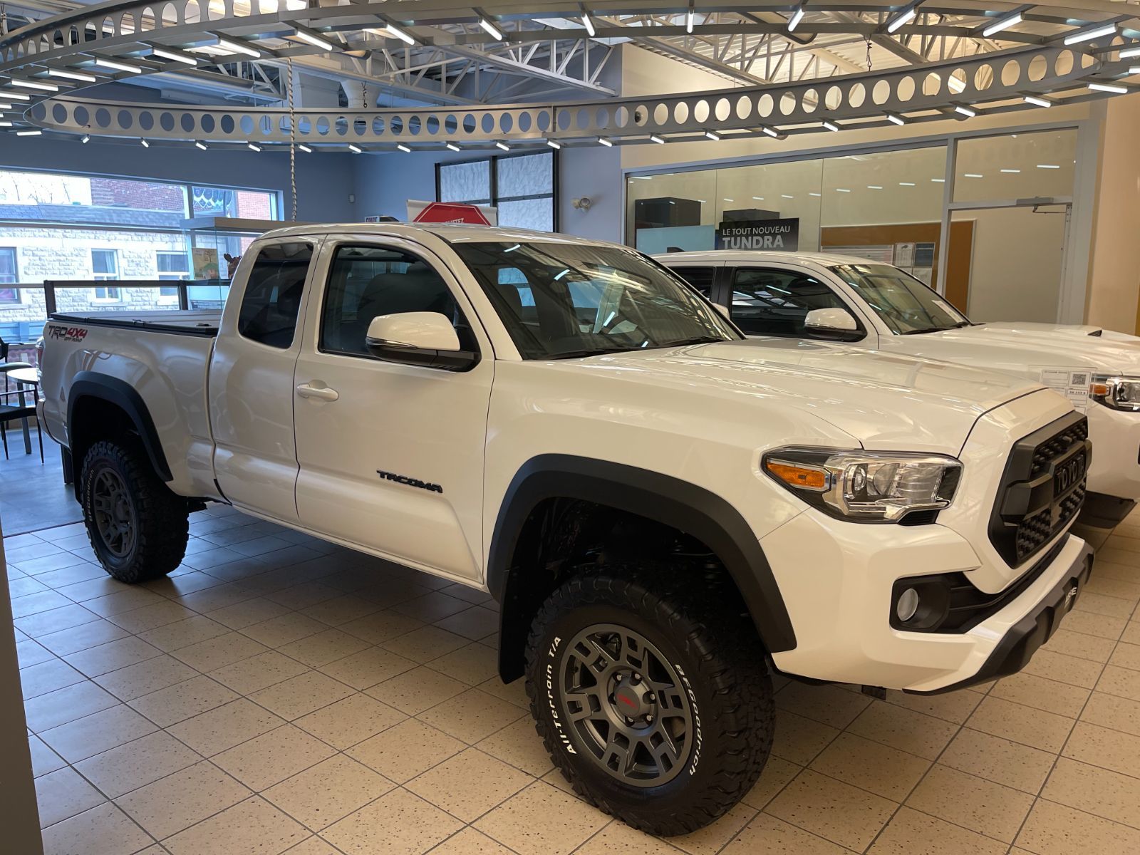 2023 Toyota Tacoma | #30028ZZ | Chassé Toyota in Montréal