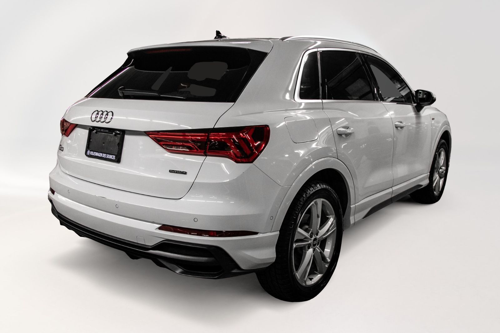 Volkswagen des Sources in Dorval | 2021 Audi Q3 Technik quattro | #A0694A