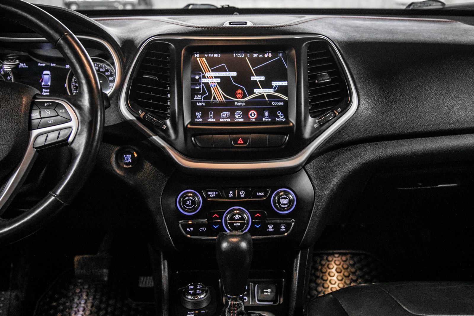 Volkswagen des Sources in Dorval | 2015 Jeep Cherokee Trailhawk AWD V6 ...