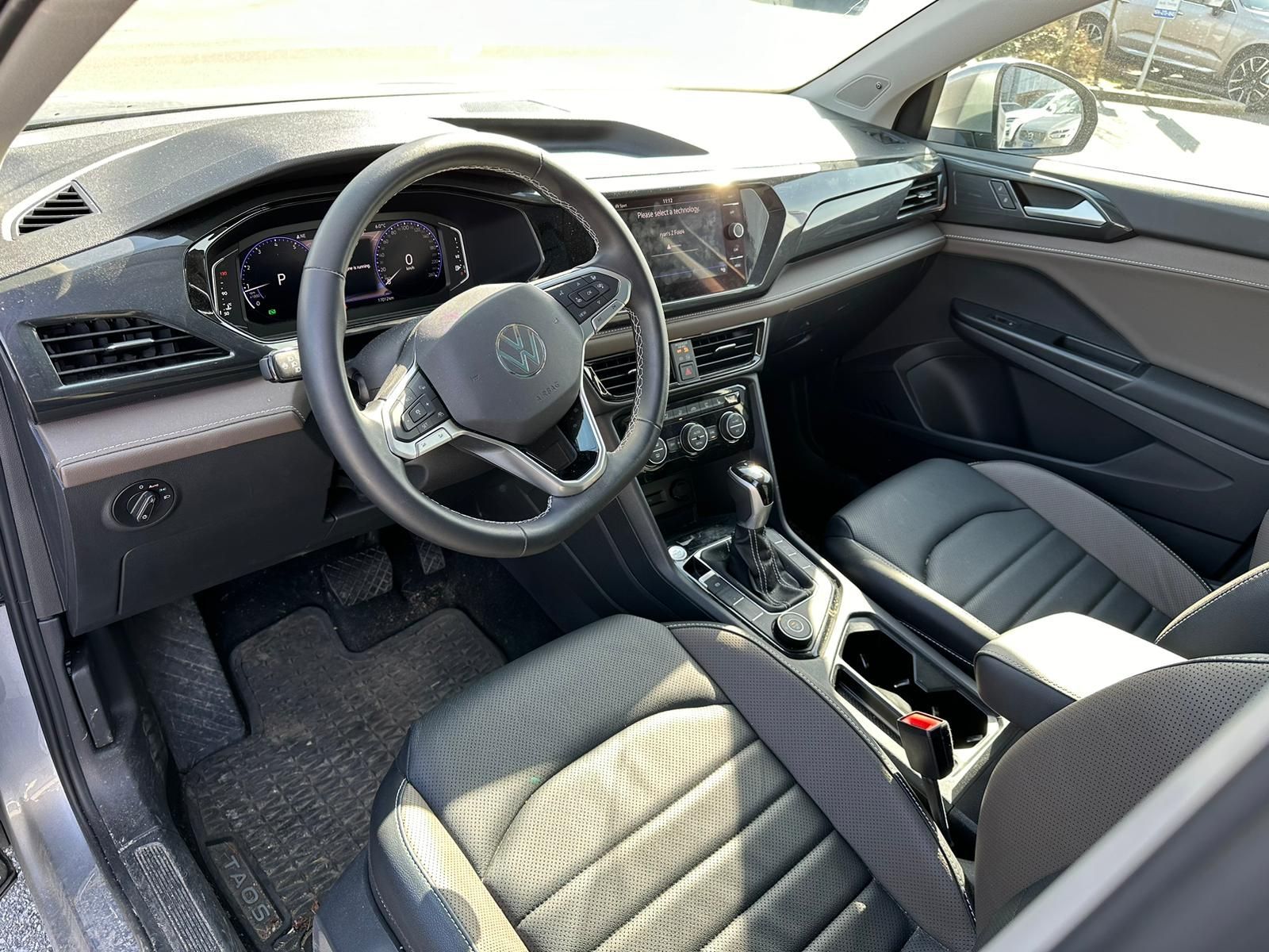 Burrard Acura | 2022 Volkswagen Taos Highline 1.5T 7sp at DSG w/ Tip 4M ...