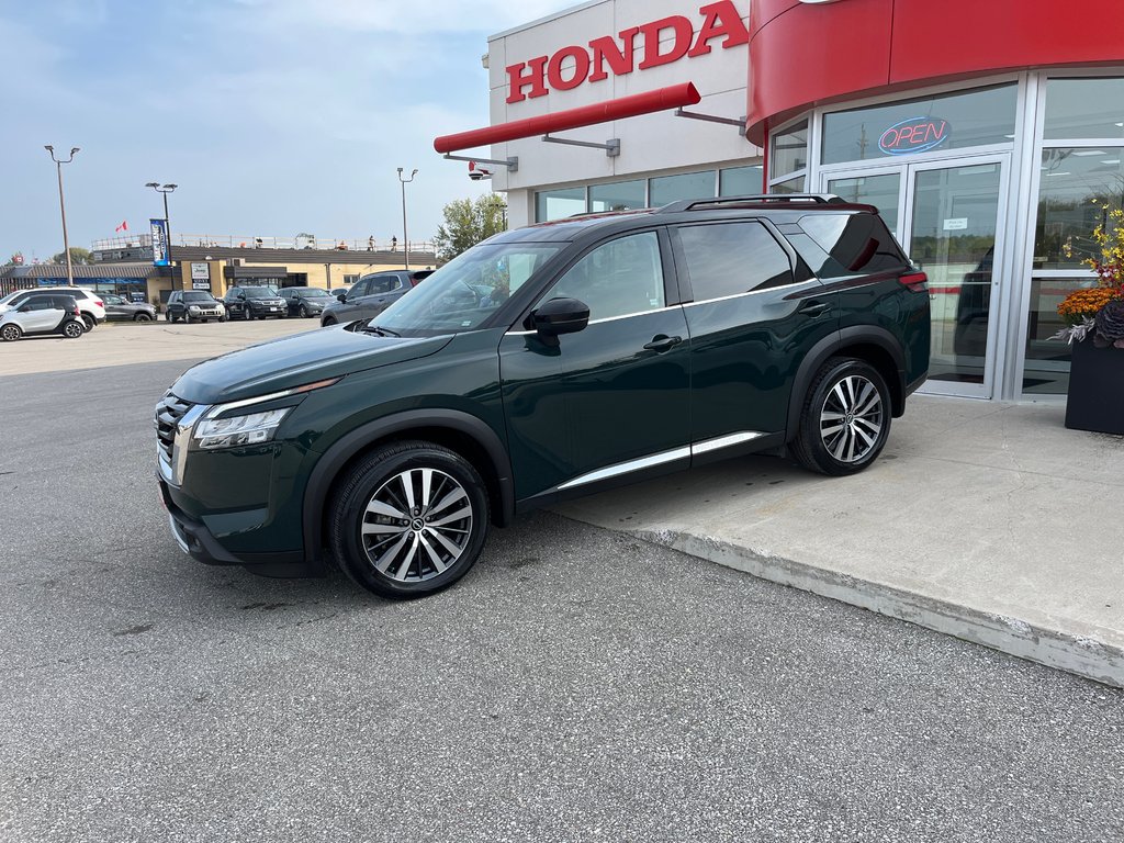 Dalt's Honda in Orillia | 2022 Nissan Pathfinder Platinum V6 4x4 at #24-26A