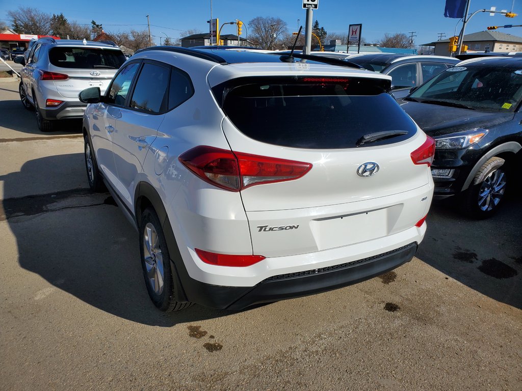 Triple Seven Chrysler | 2017 Hyundai Tucson AWD 2.0L SE Leather, Rear ...
