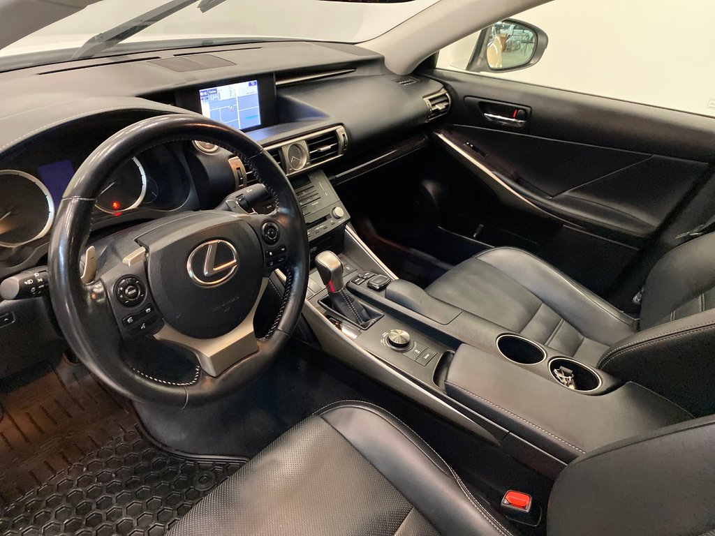 Regina Honda | 2016 Lexus IS 350 AWD Leather Interior, Sunroof, Rear ...