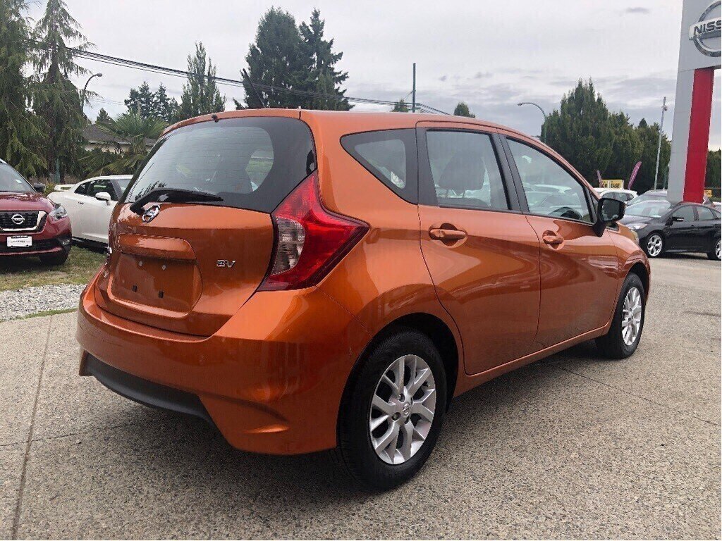 Southside Nissan | 2018 Nissan Versa Note Hatchback 1.6 SV CVT (2)