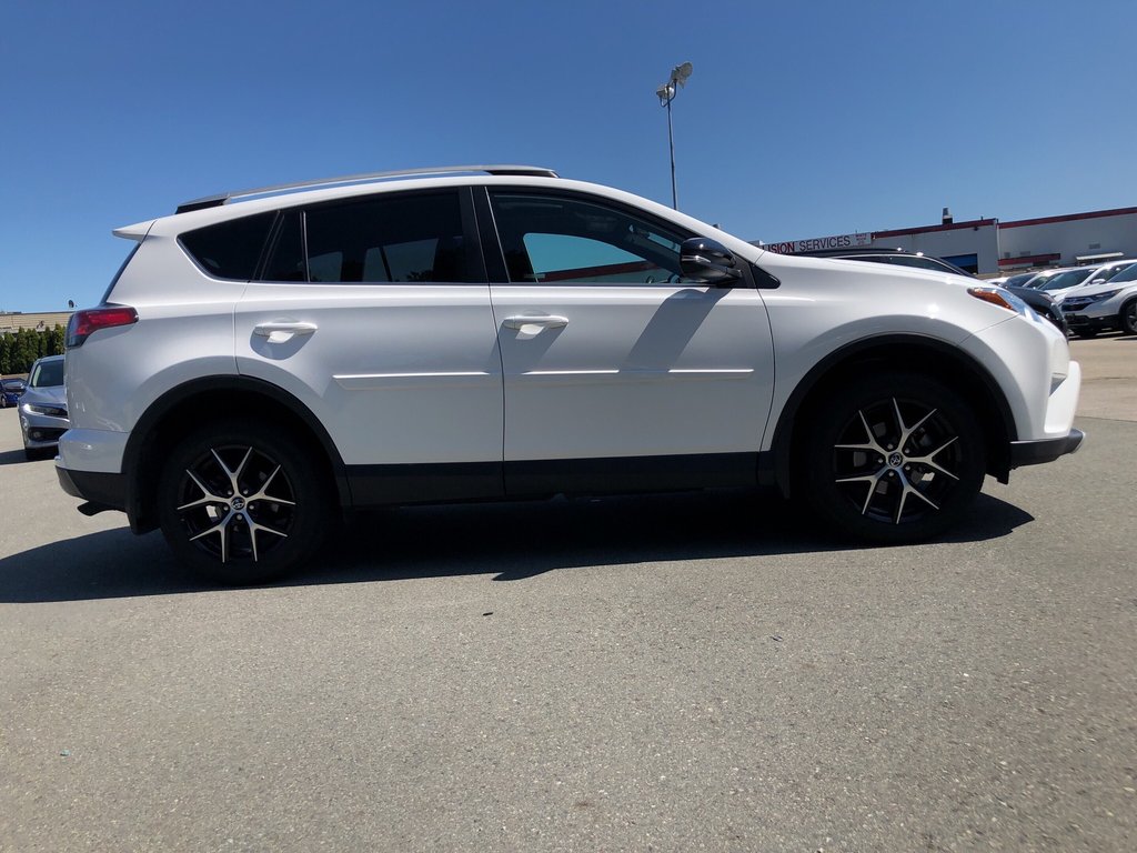 White Rock Honda | 2016 TOYOTA TRUCK RAV4 SE | #9R9560A