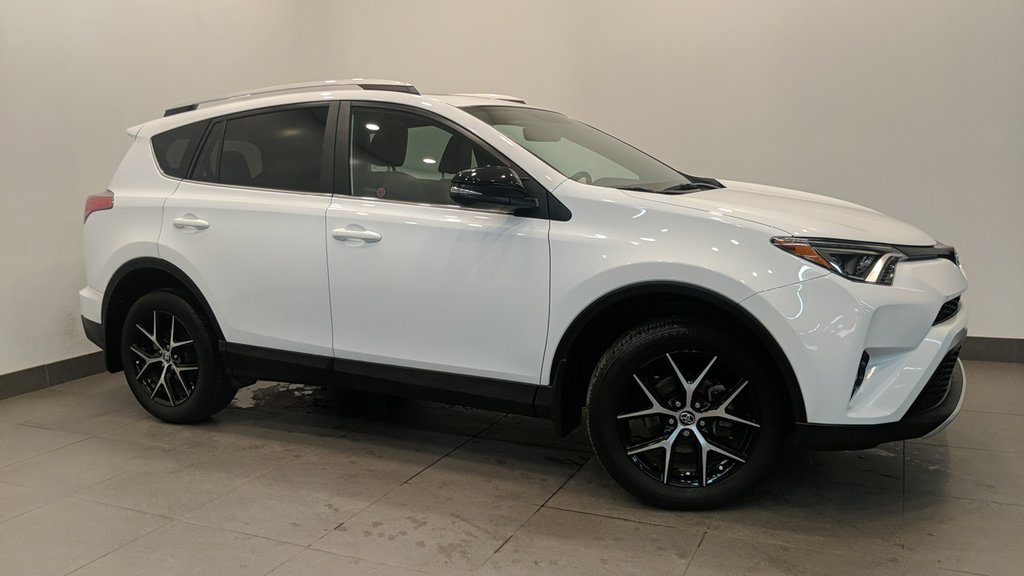 Hyundai of Regina | 2016 Toyota RAV4 AWD SE Leather Sunroof | #1L1343