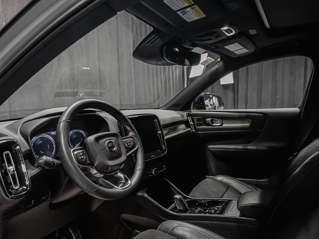 Volvo XC40 T5 R-DESIGN CLIMATE HARMAN 2022 | #OV-P21648 | Volvo Cars ...