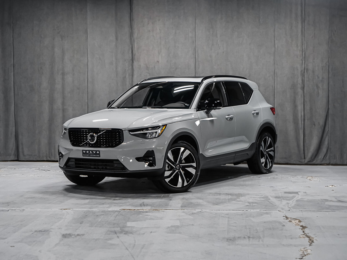 2025 Volvo XC40 VAPOUR GREY METALLIC - Pictures