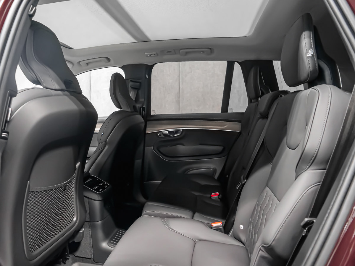 The new Volvo XC90 2025.5 MULBERRY RED METALLIC - Pictures