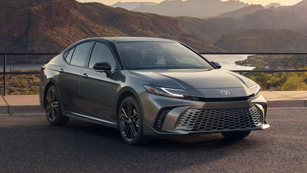 2025 Toyota Camry Hybrid: Price, Technical Specs, Dimensions