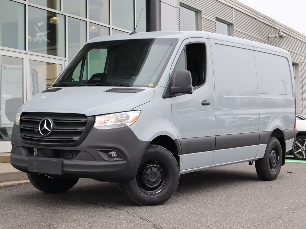 Used 2025 Mercedes-Benz Sprinter with 90 km for sale at Otogo