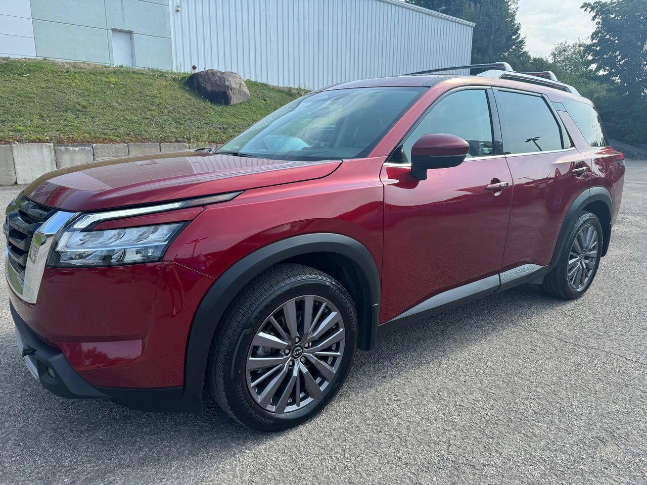 Used 2023 Nissan Pathfinder with 11,565 km for sale at Otogo