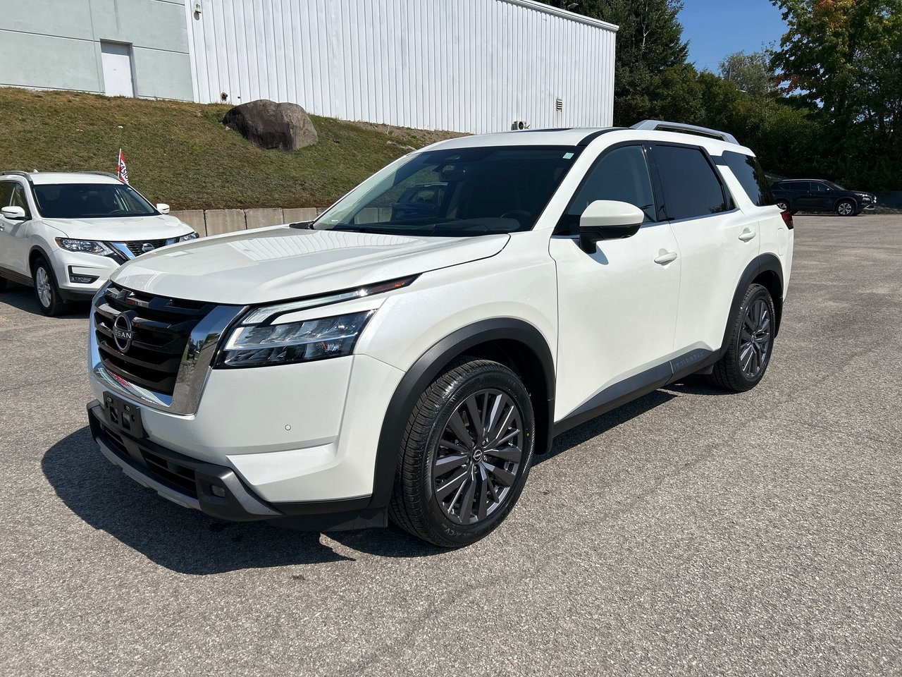 Used 2023 Nissan Pathfinder with 46,751 km for sale at Otogo